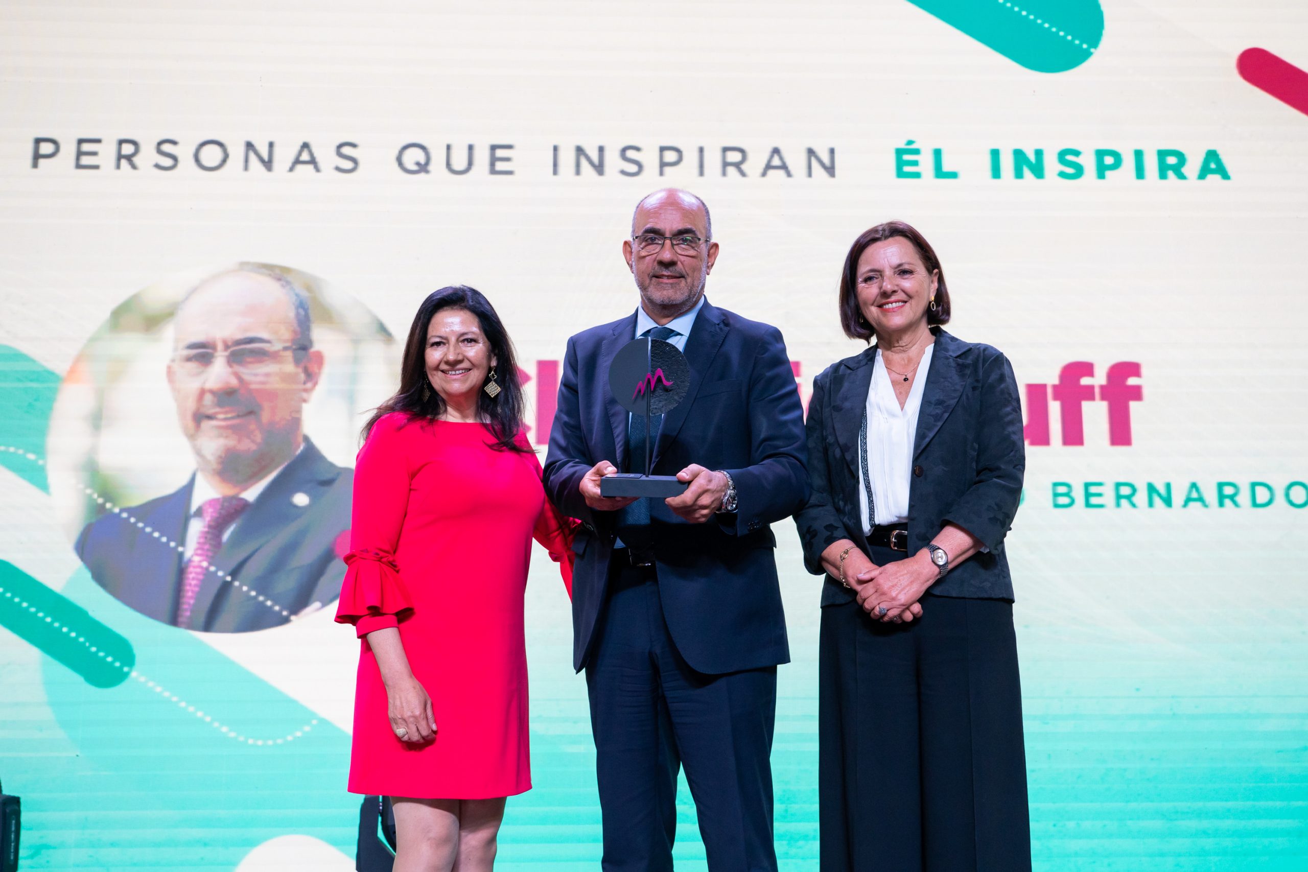 Dr. Claudio Ruff Escobar, Premio Él Inspira 2022: “Cada vez hay mayor ...