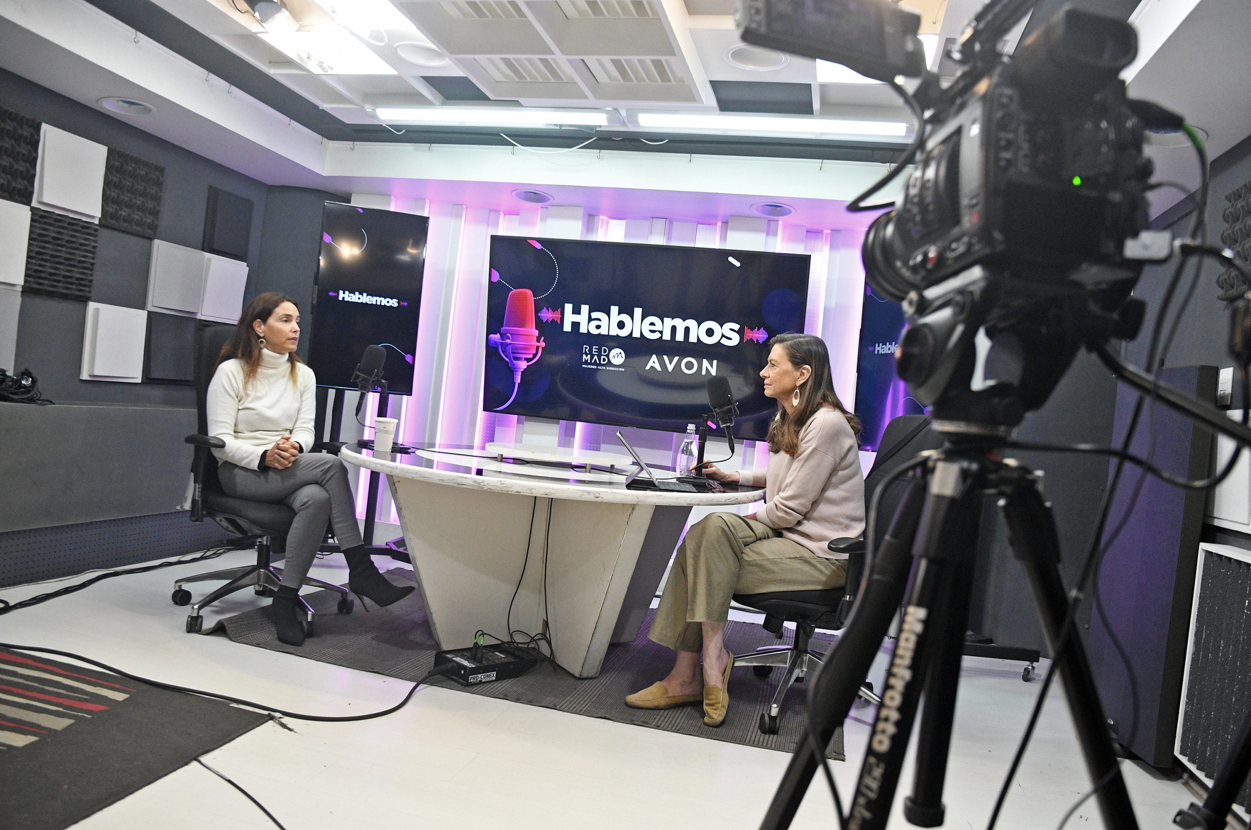 Podcast Hablemos: conoce los detalles de los primeros tres capítulos de ...